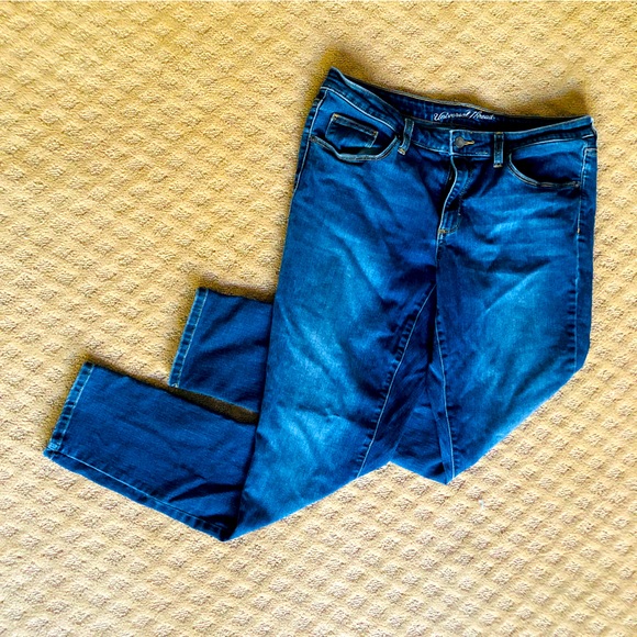 Universal Thread | Jeans | Universal Thread Straight Leg Jeans 2r ...